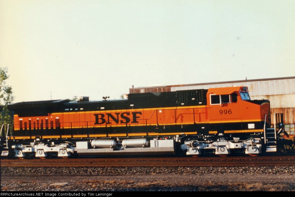 BNSF 996